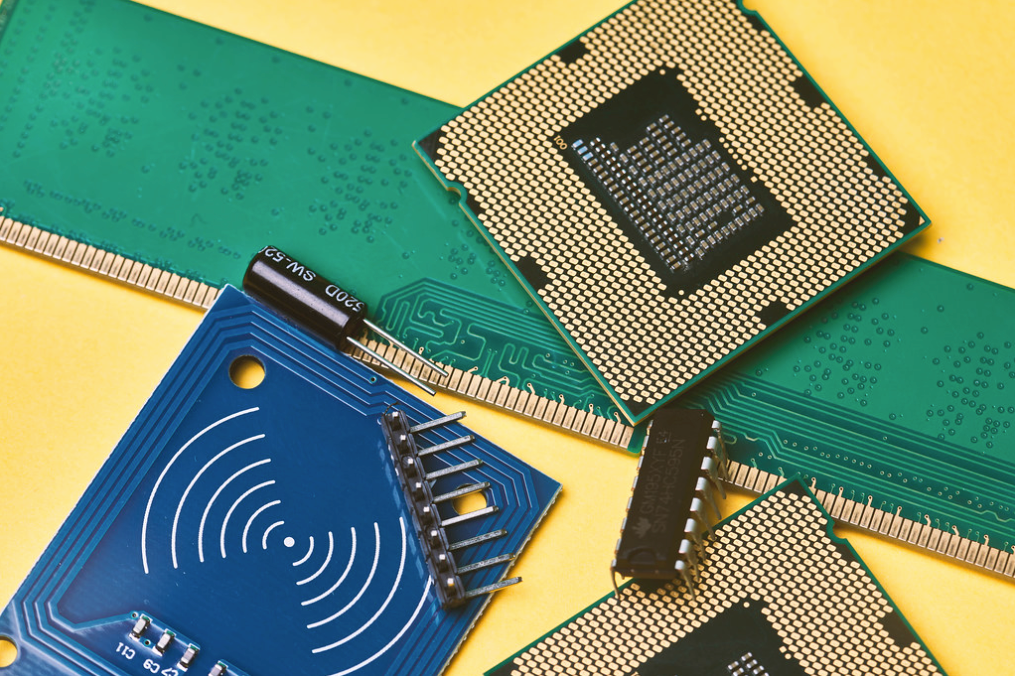 Fighting a Chip War on the Cheap | Compact