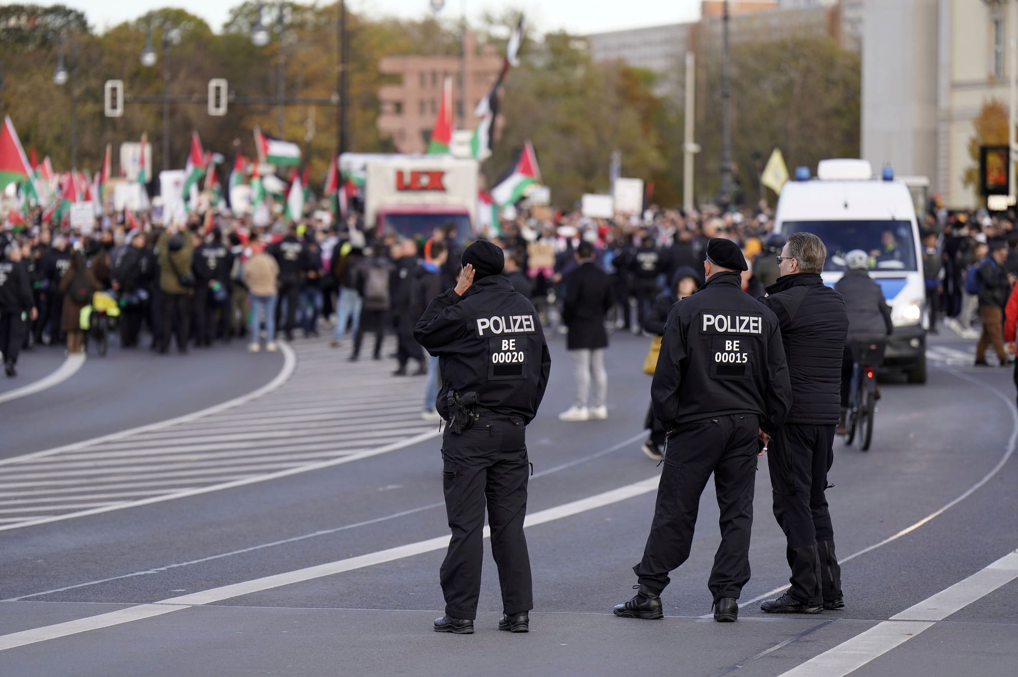 Malcom Kyeyune - Compact | Compact